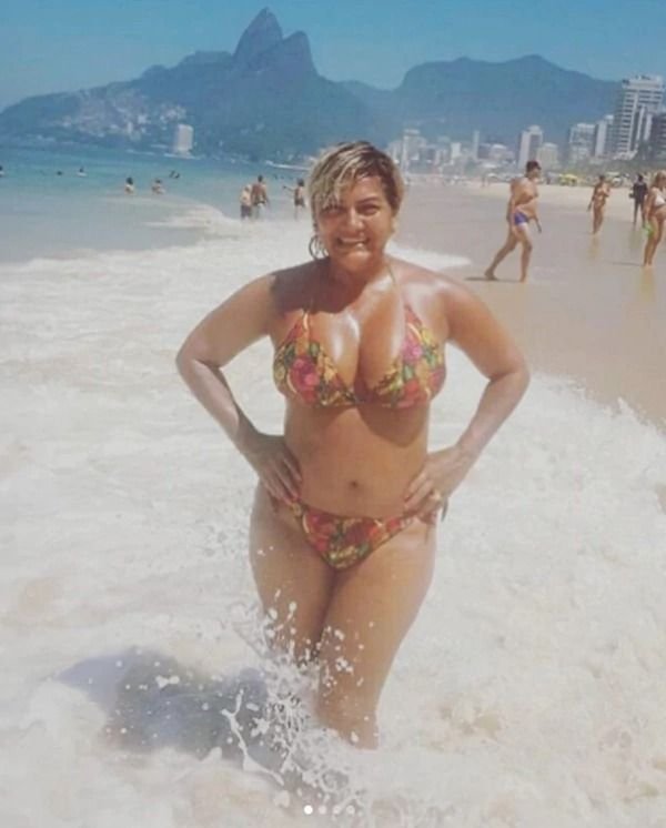 Gladys 'La Bomba Tucumana' volvió a posar en bikini y con nuevo look Gladys 'La Bomba Tucumana' volvió a posar en bikini y con nuevo look