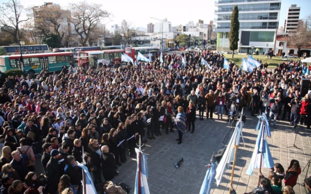 Juramento A La Bandera Y Diversas Actividades En Plaza Belgrano La Ciudad