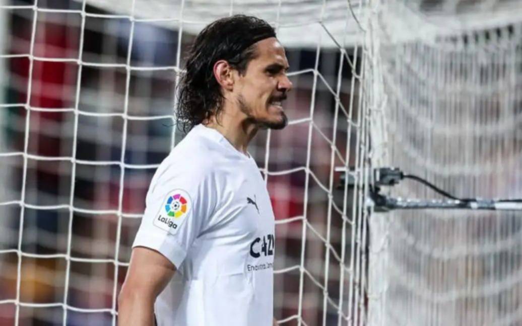 Cavani no formó parte de la práctica en Valencia y en Boca se ilusionan con su llegada