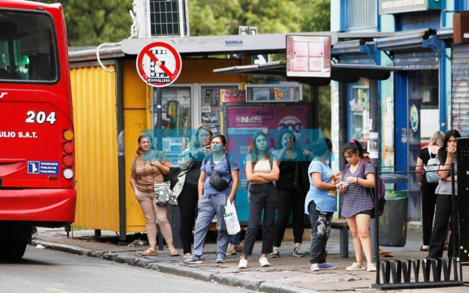 Volvería a subir el boleto de micro en el AMBA: ¿qué pasará en La Plata?