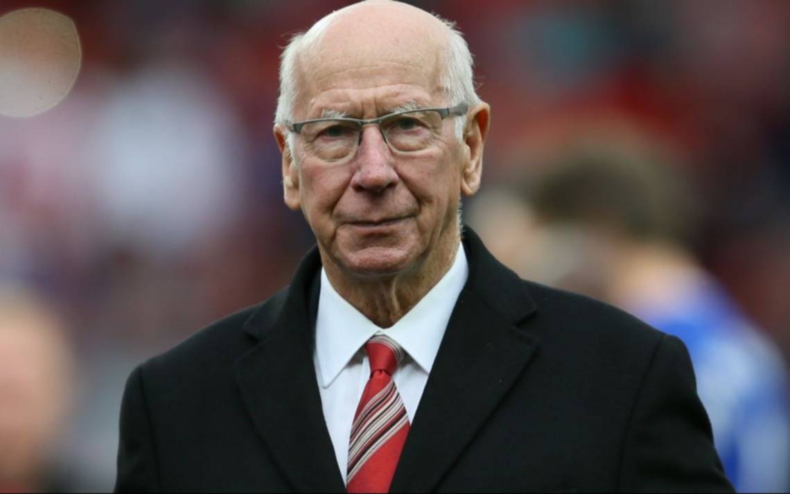 El fútbol de luto por la muerte del legendario delantero inglés Bobby ...