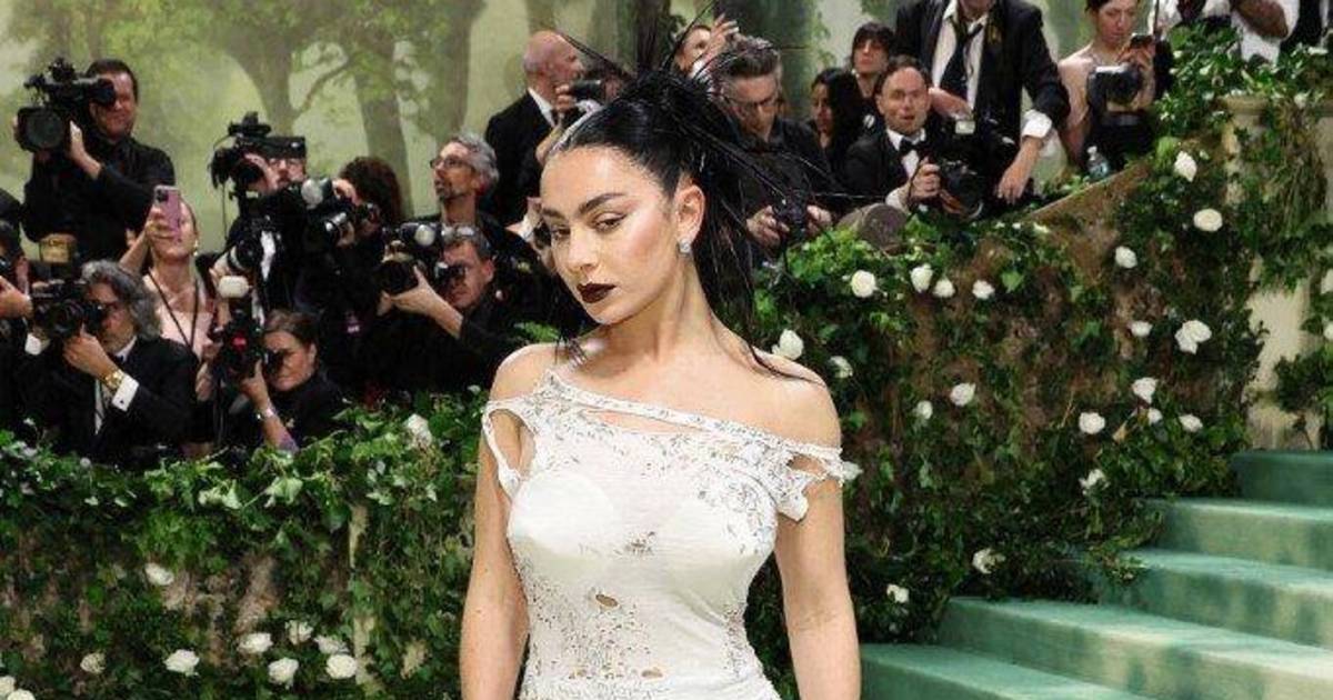 Charli XCX anuncia su nuevo disco con Marc Jacobs y Scorsese | El Dia